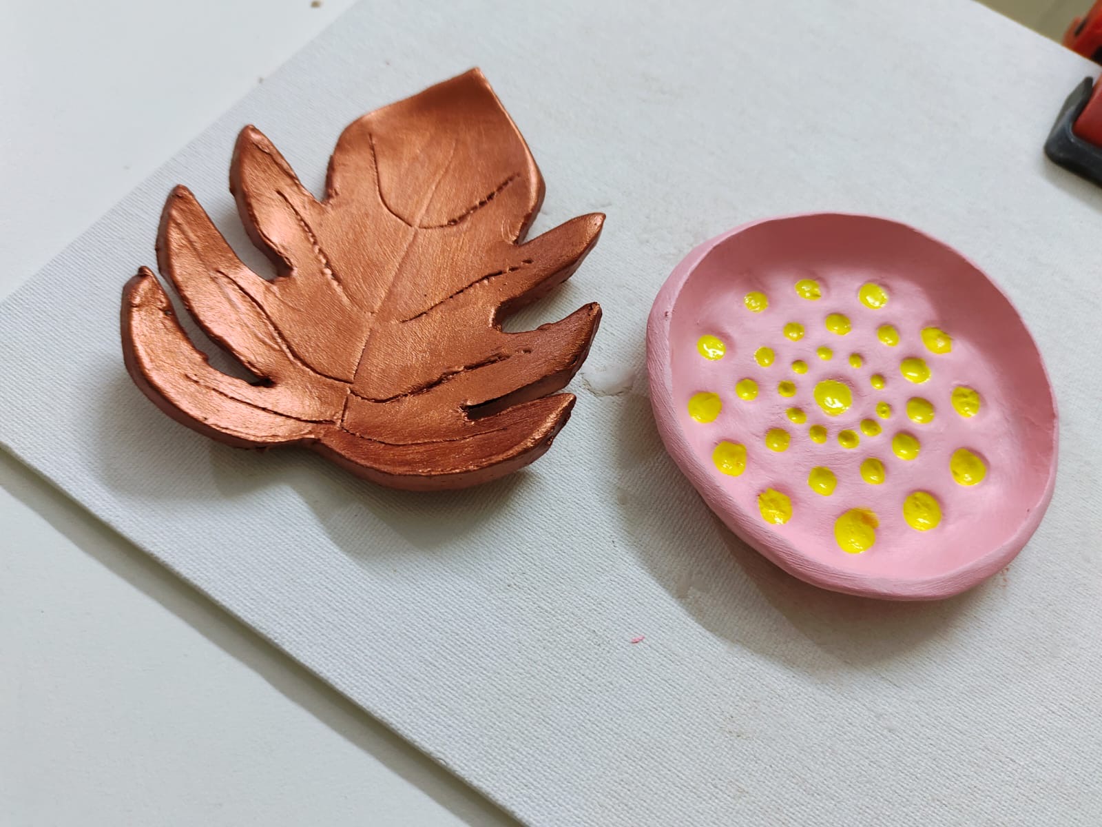 Online beginner ceramics course: handbuilding | Roopam